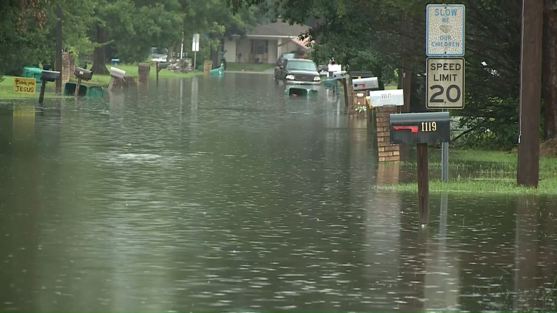 Tuesday rain causes flooding in Pearl River County | wwltv.com