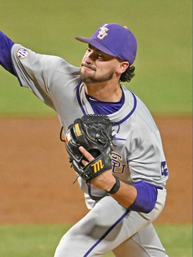 LSU wins 10-6 over Little Rock in Baton Rouge Regional | wwltv.com