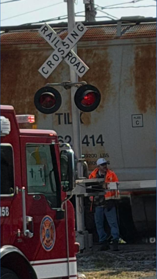 Driver hospitalized after train hits car at Metairie Road crossing ...