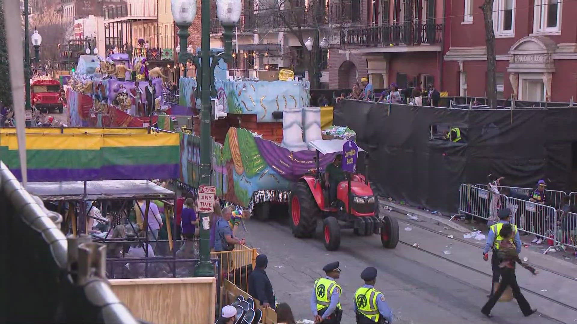 Riders on parade float removed after throwing beads at police | wwltv.com