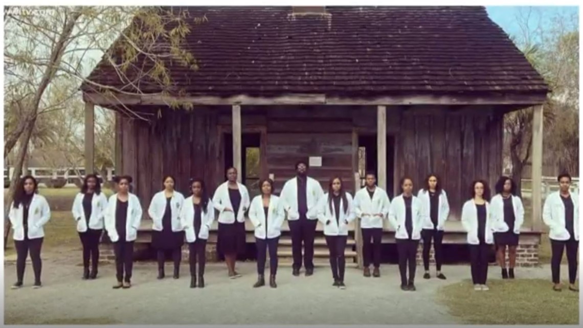 'Resiliency is in our DNA' - Tulane med students' photos go viral ...