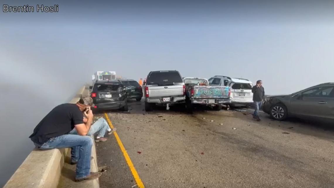 Causeway Bridge crash injures 11, closes both directions | wwltv.com