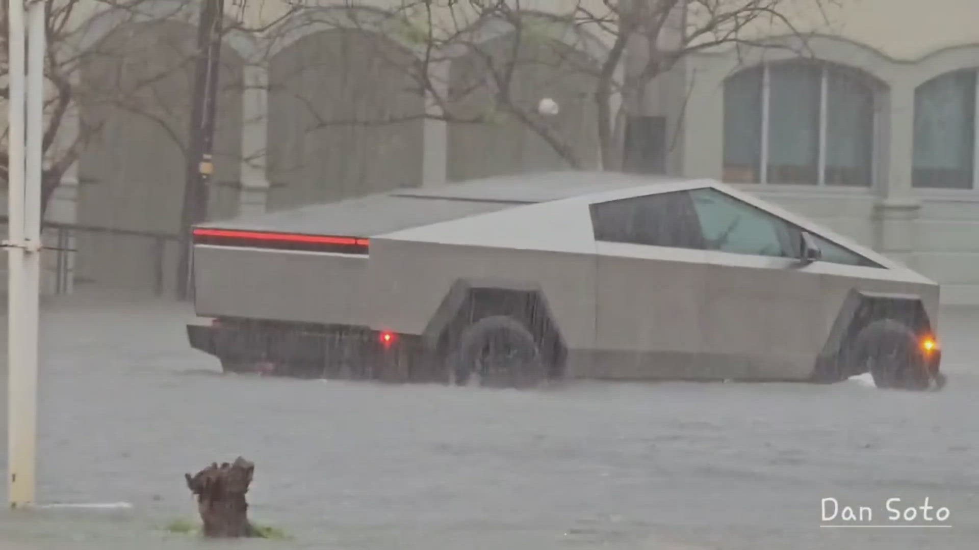 Tesla Cybertruck drives through flooded New Orleans street | wwltv.com