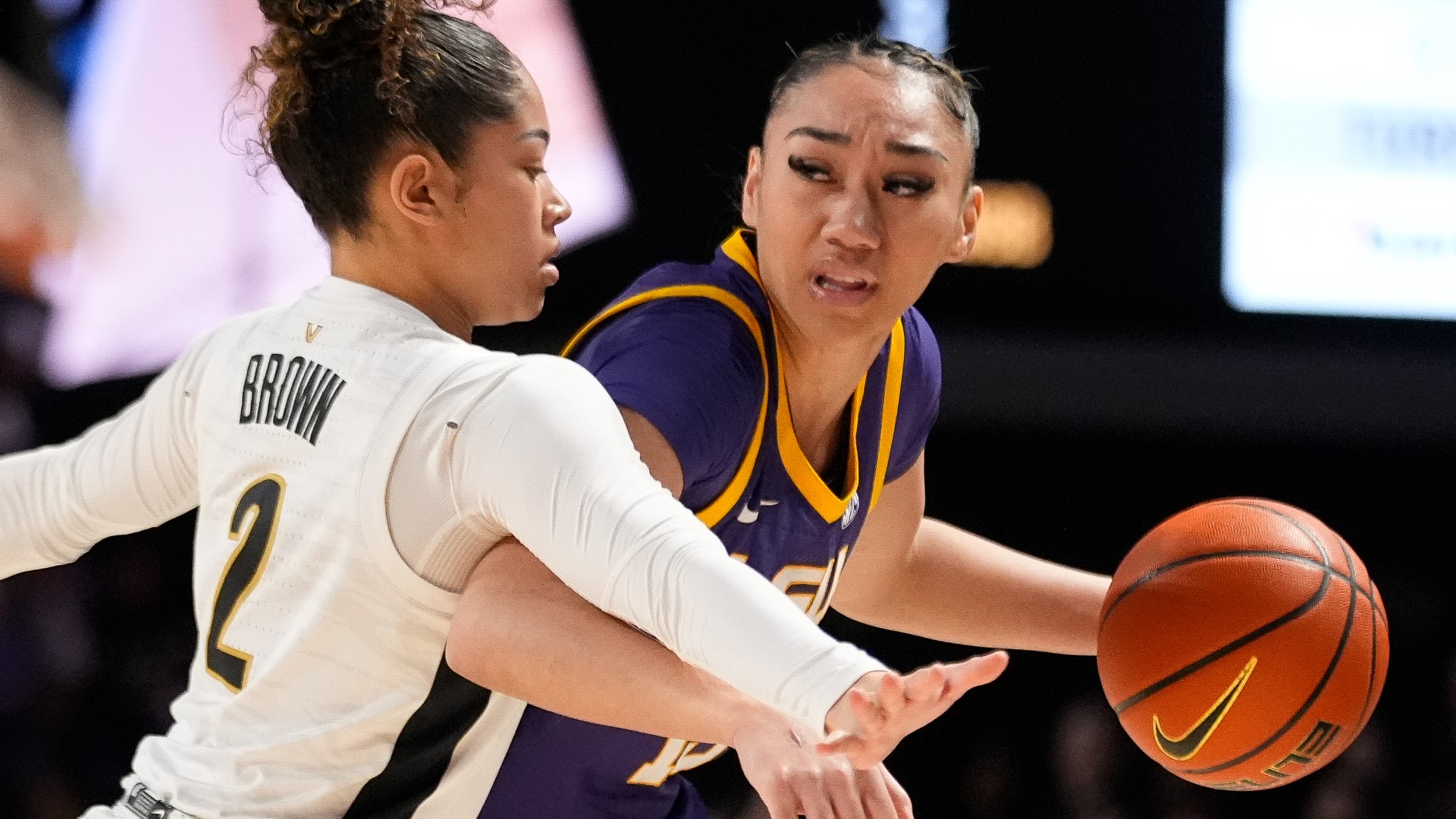 LSU guard Poa taken off court on stretcher after getting hurt during ...