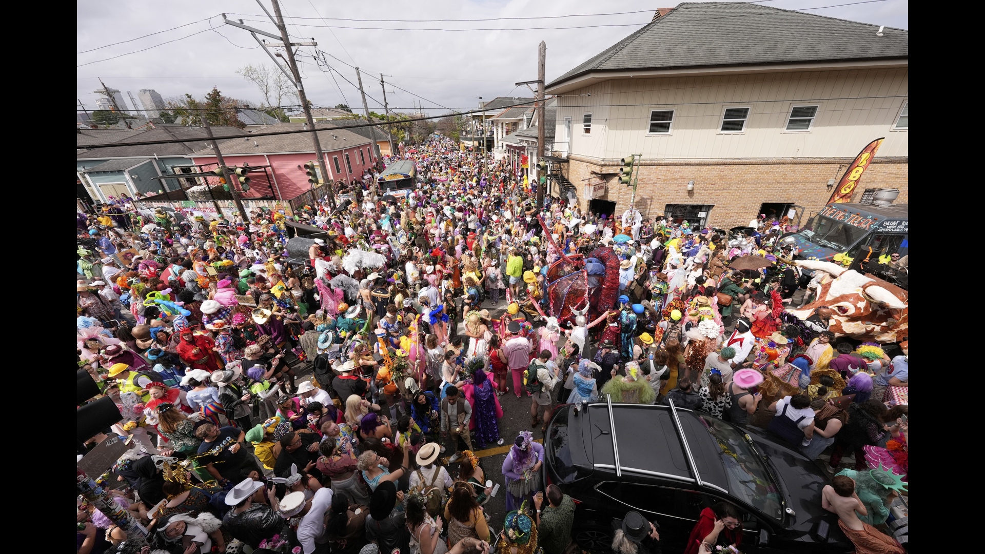 Photos: NOLA streets come alive during Mardi Gras 2025 celebrations ...
