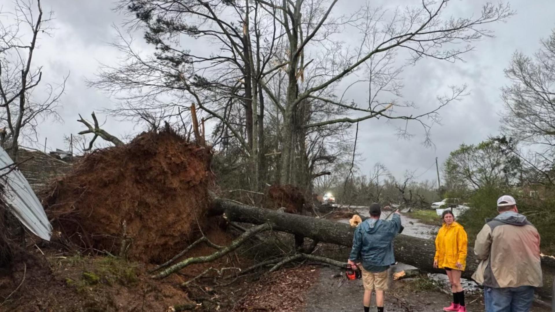 Photos and videos of damage after radar-Confirmed tornado Near Kentwood ...
