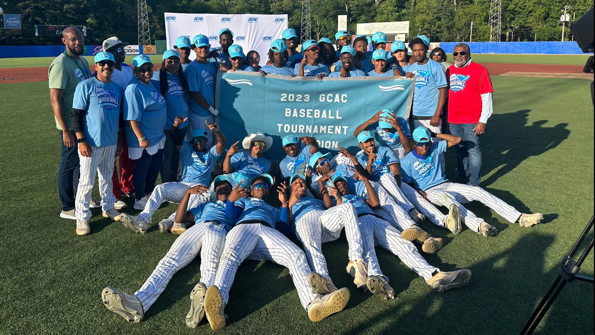 Dillard Baseball wins conference title in first season ever | wwltv.com