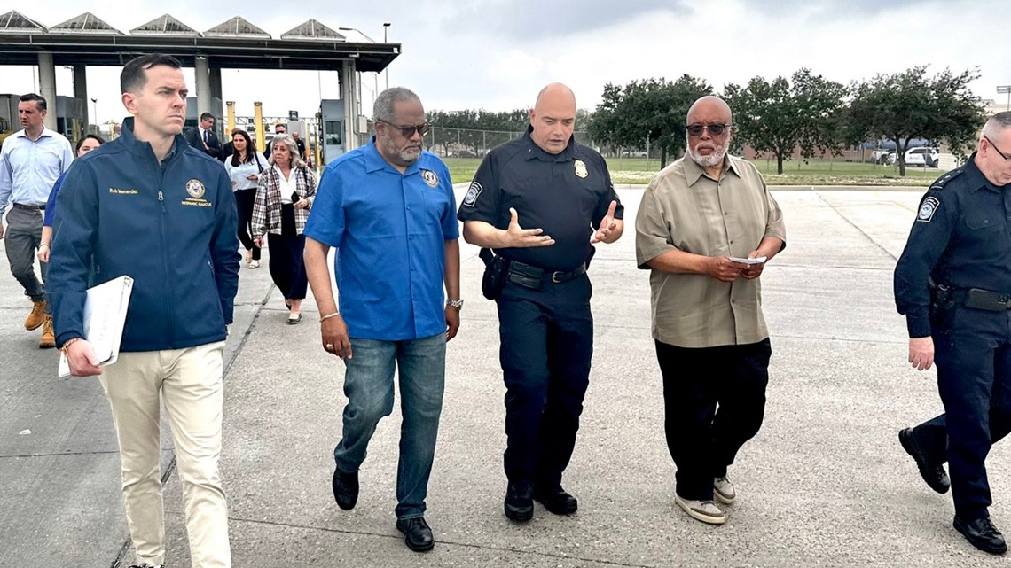 Troy Carter tours U.S. border, calls for immigration reform | wwltv.com
