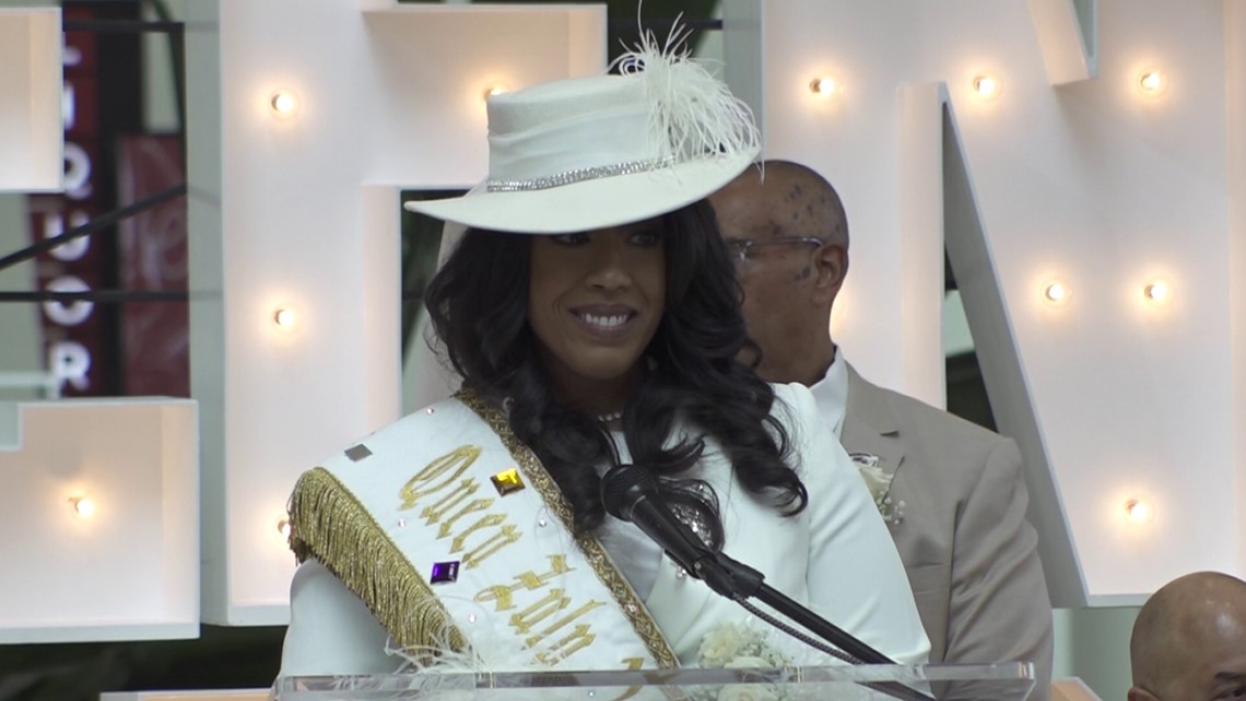 Zulu Queen arrives at New Orleans International Airport - a sign ...