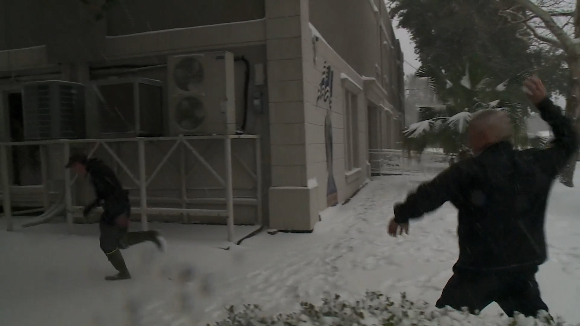 Slidell police chief joins surprise snowball fight during rare snowfall ...