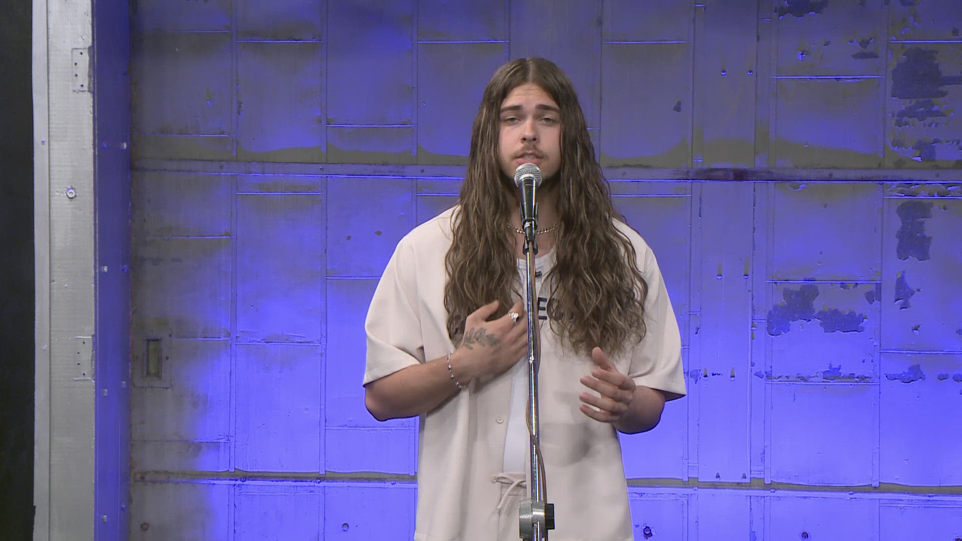 AGT star Jourdan Blue shocks the crowd with a street performance of ...