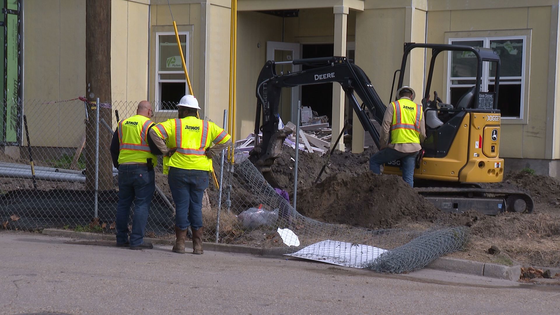 Kenner Fire Department helps contain second gas leak this week | wwltv.com