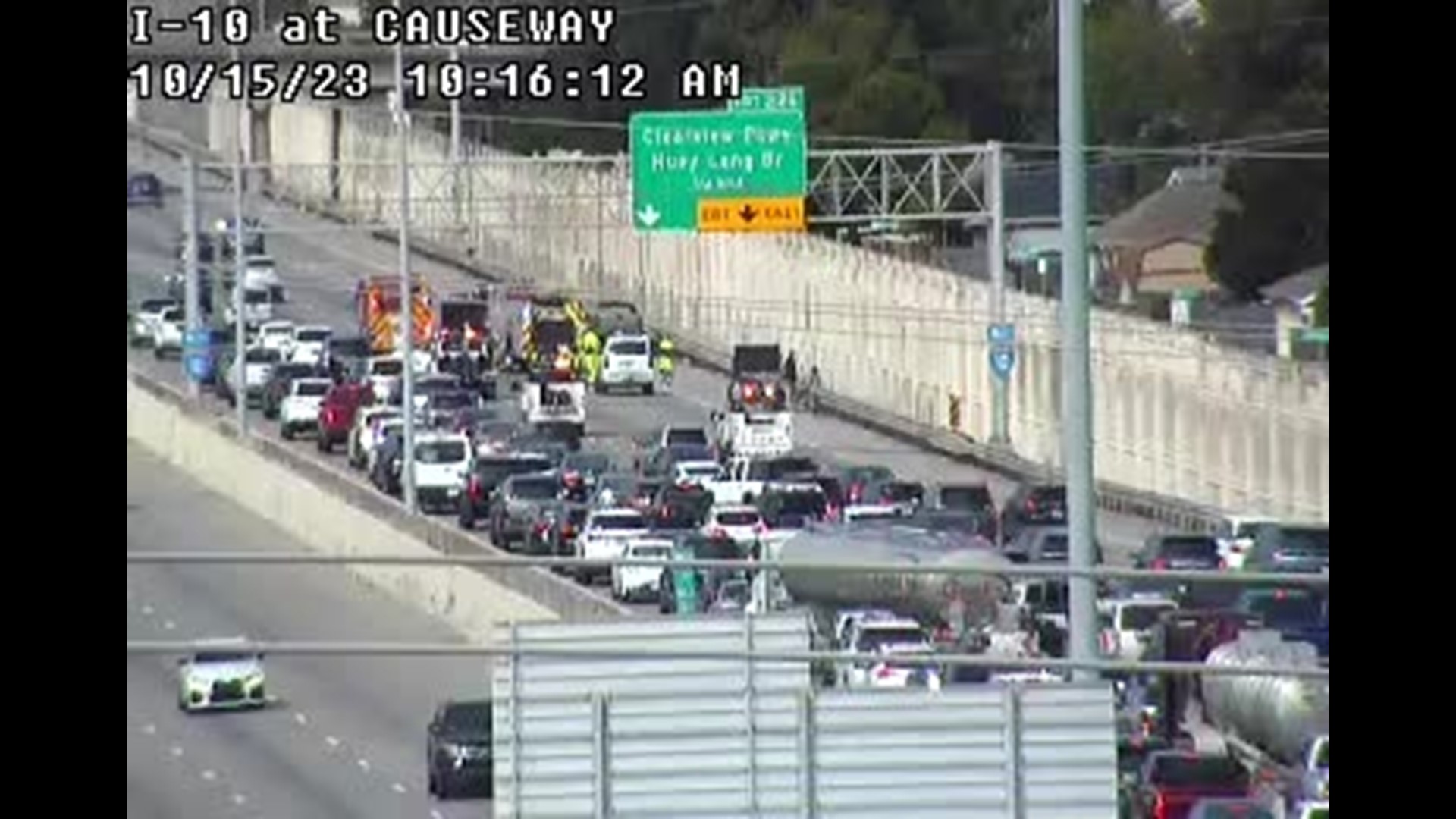 Vehicle fire on I-10 near Causeway caused major delays for drivers ...