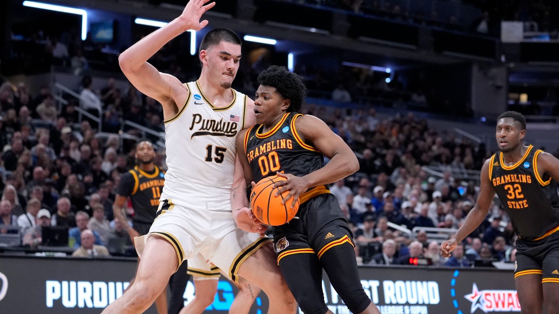 Zach Edey has first 30-20 March Madness game since 1995, No. 1 seed Purdue routs Grambling State ...