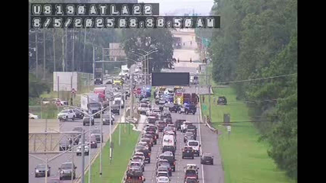 Crash blocks Causeway Boulevard in Mandeville; traffic delays expected ...