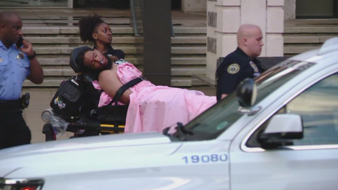 Suspect in custody after barricading himself in federal building in New ...