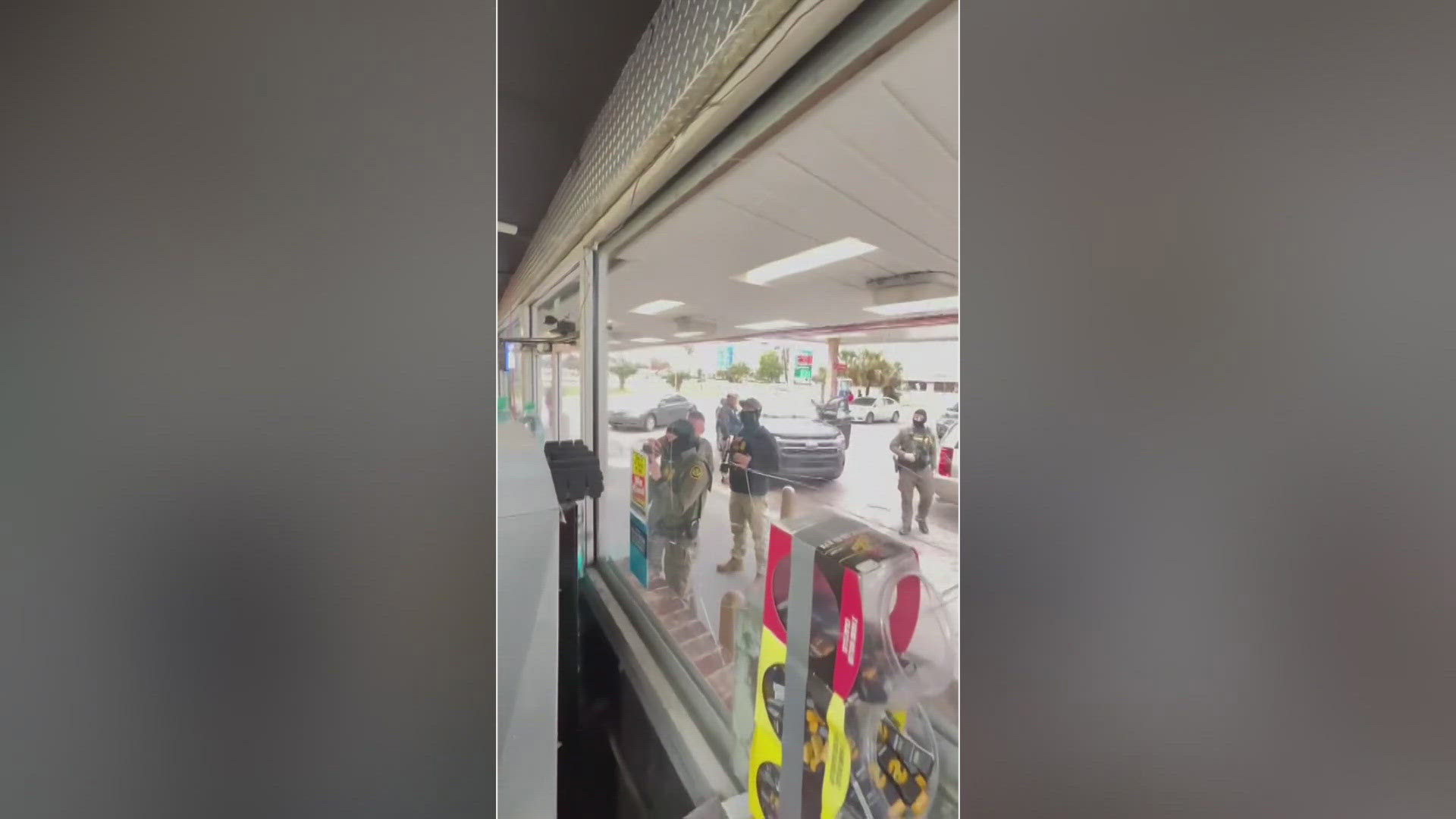 'Go somewhere else': Store manager locks Border Patrol agents out ...