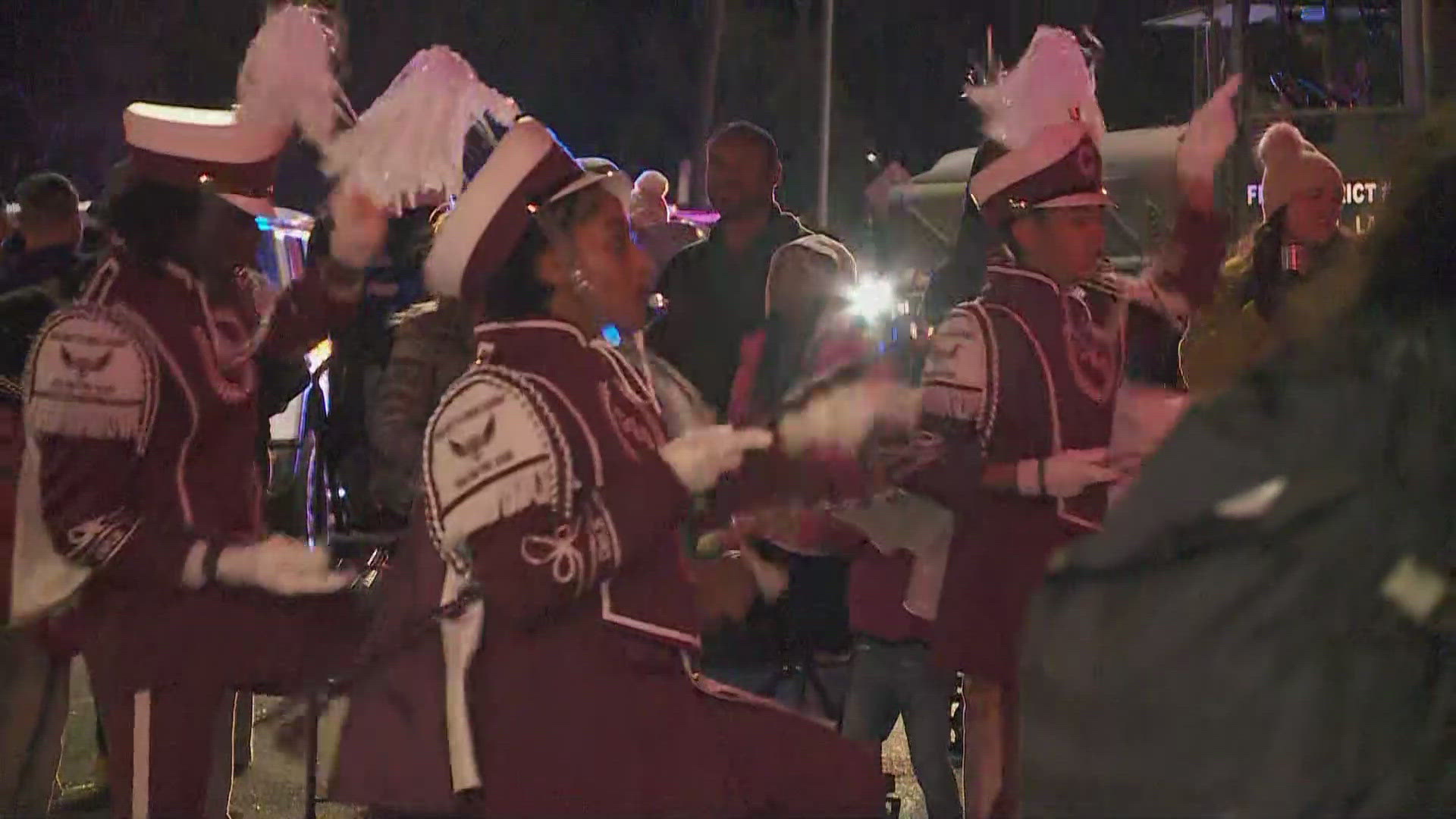 Chalmette High School Fighting Owl Band Marches in Krewe of Titans ...