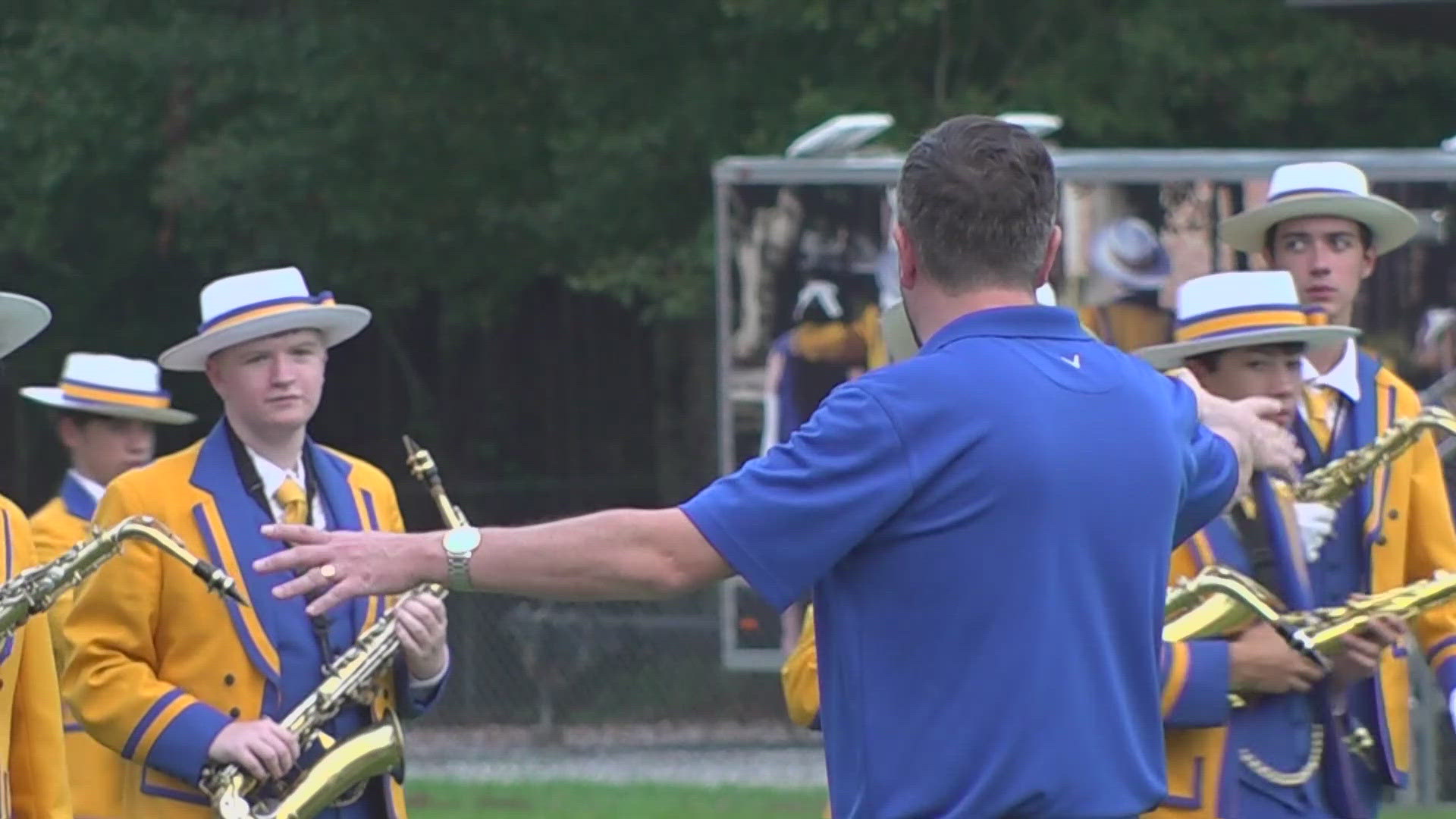 St. Paul's Marching Wolves bring style and legacy to Mardi Gras parades ...
