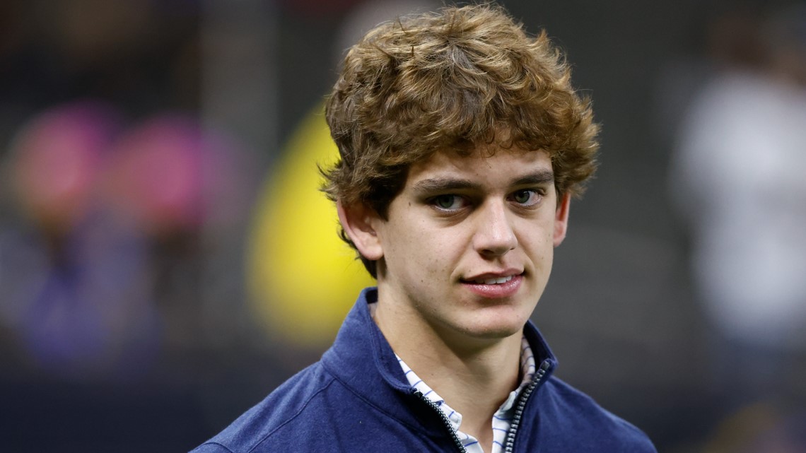 Arch Manning Panini trading card sells for over $100k | wwltv.com