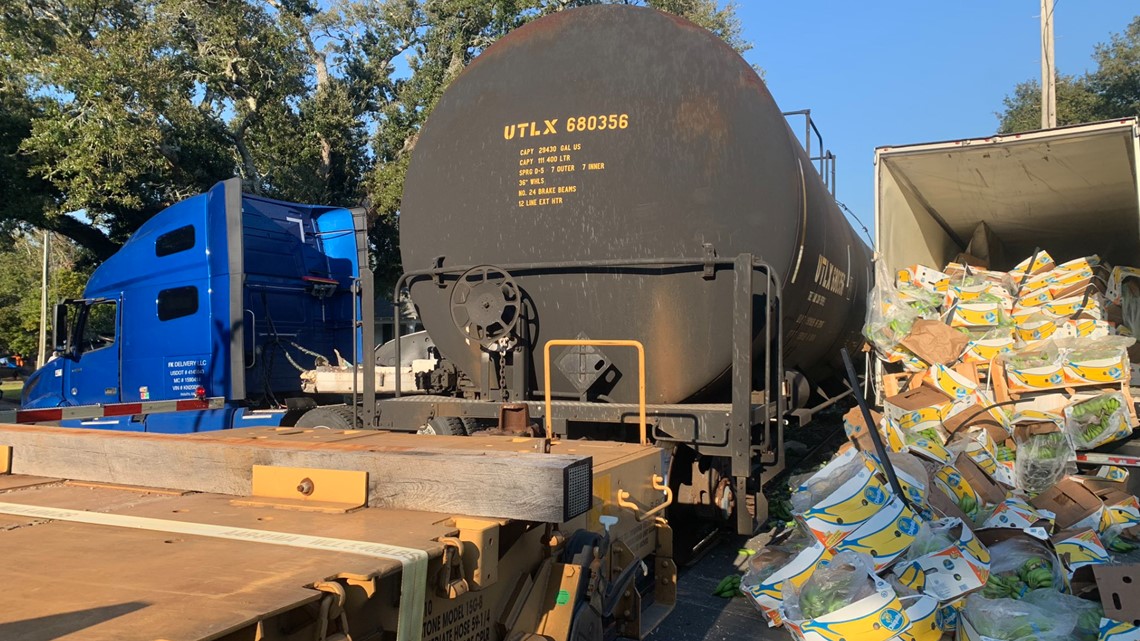 Train collides with 18-wheeler loaded with bananas in Gulfport | wwltv.com
