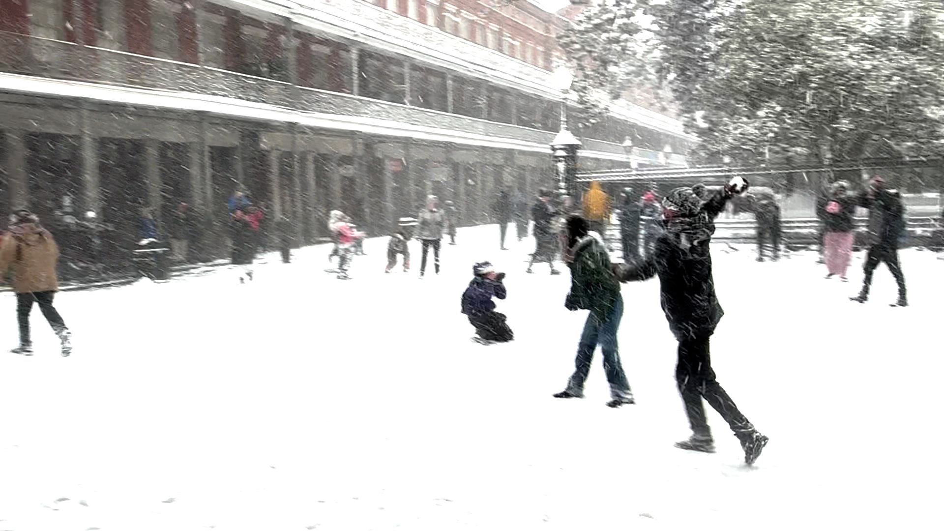 Jackson Square erupts in snowball fight during rare NOLA snowfall ...