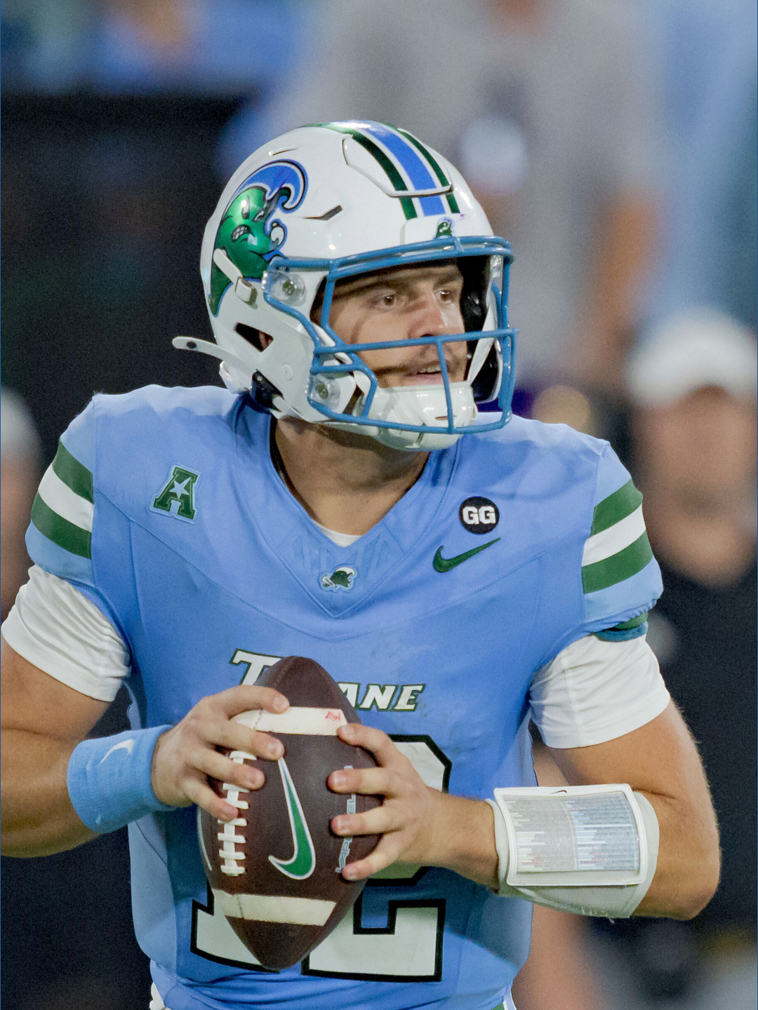 Tulane holds off FAU, 35-24, behind Retzlaff and big defensive day ...
