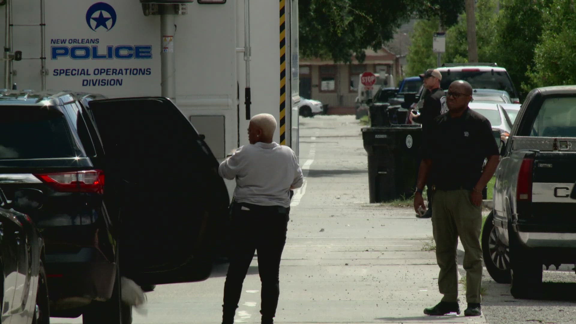 NOPD investigating barricaded suspect in Central City | wwltv.com