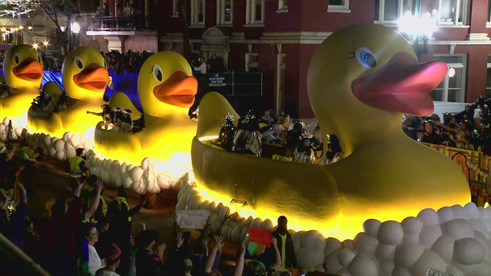 Full Live Parade | The Krewe of Muses | wwltv.com
