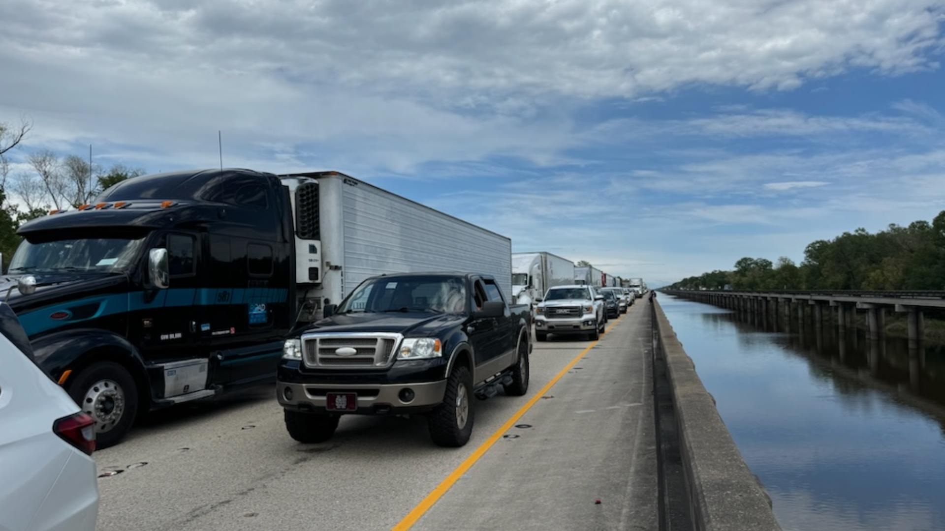 18-wheeler accident shuts down I-10 along Atchafalaya Basin Bridge ...