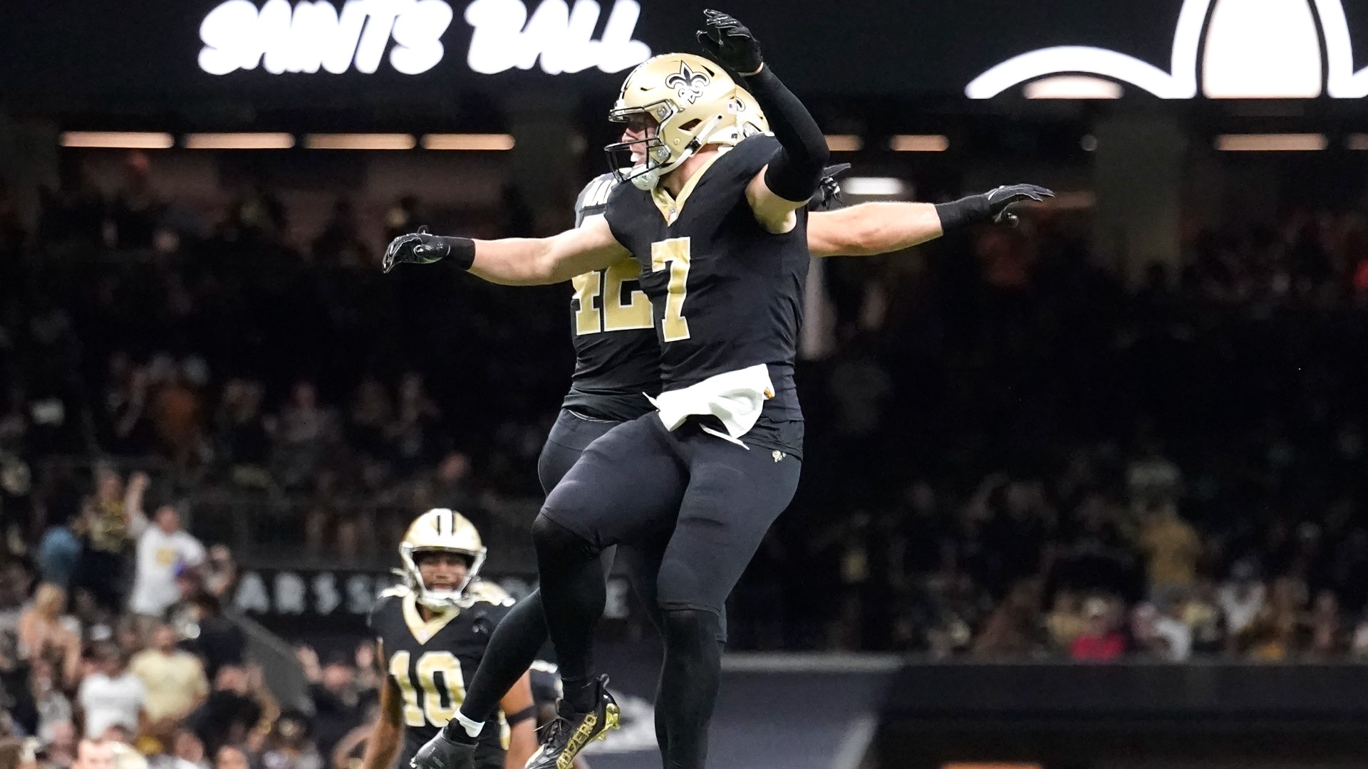 Taysom Hill scores 4 touchdowns as the Saints beat the Seahawks 39-32 ...