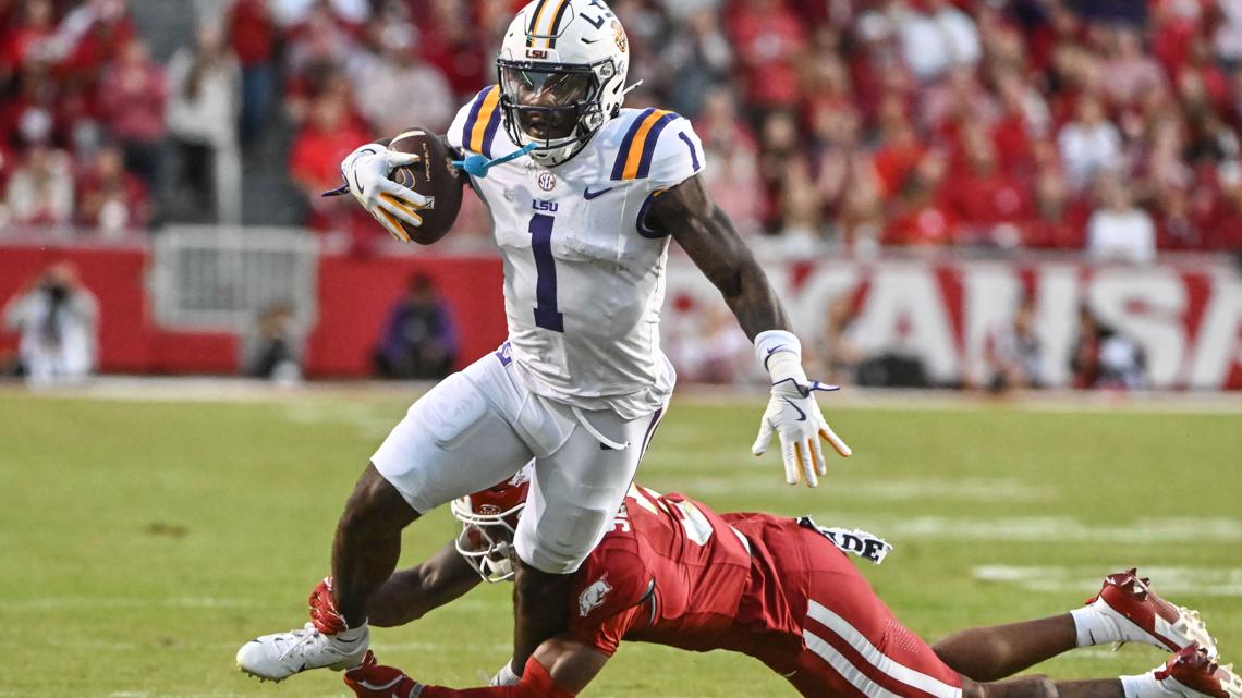 No. 8 LSU beats Arkansas 34-10 behind Durham's three touchdowns, Ramos ...