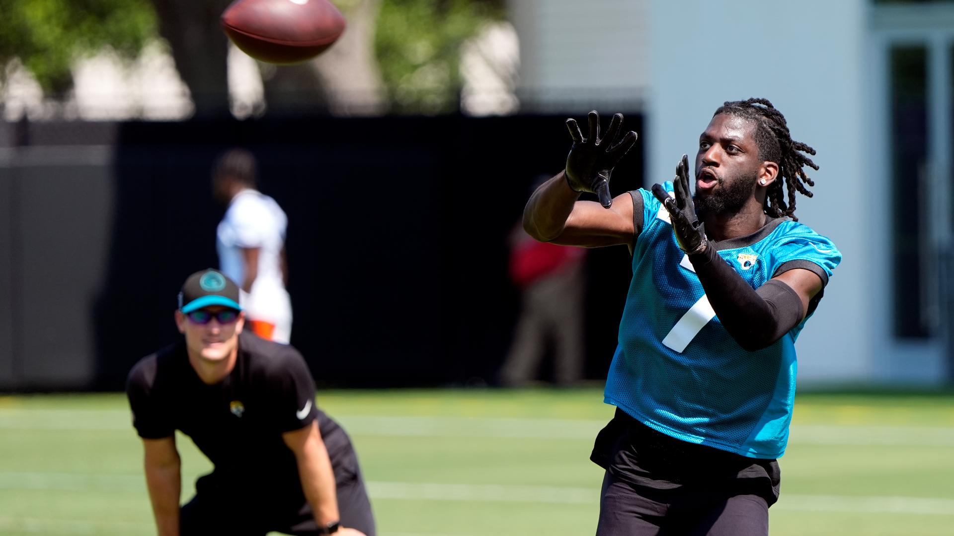Jaguars WR Brian Thomas Jr., the 23rd overall draft pick, signs a 4 ...