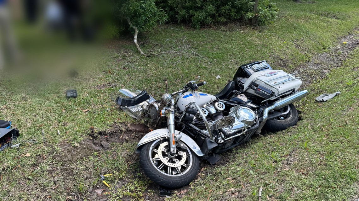 Slidell PD motorcycle officer crashes into state police vehicle while ...