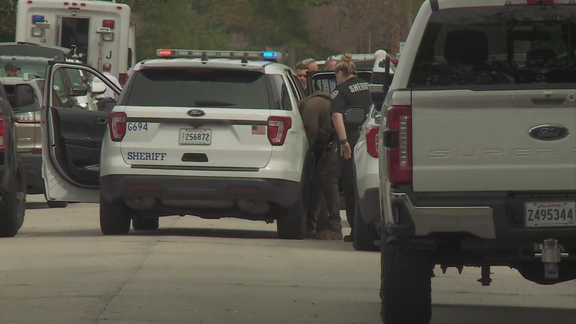 SWAT called to Metairie home in suspect standoff | wwltv.com