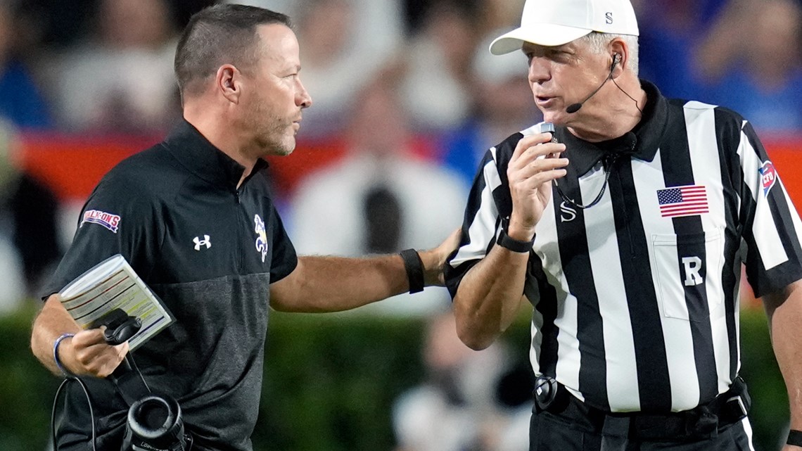 Coleman throws 3 TD passes; Griffin, Harris combine for 204 yards and ...