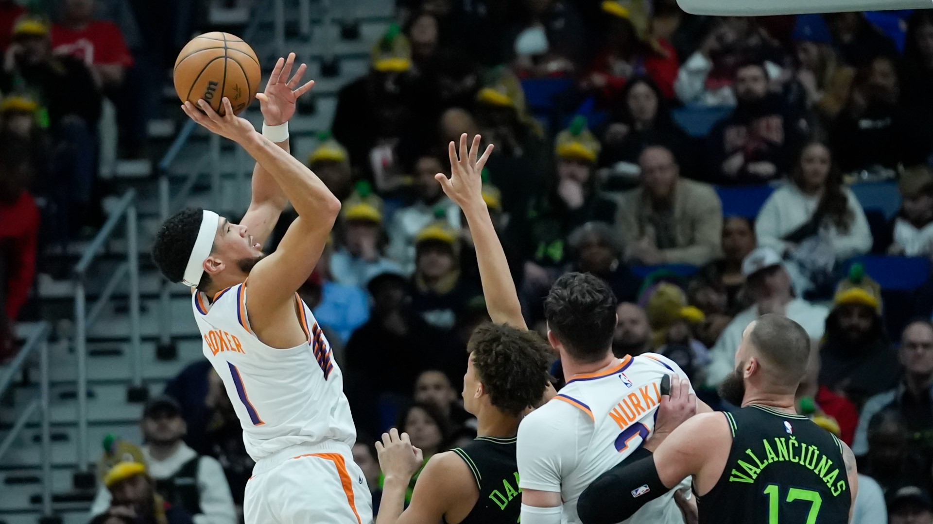Devin Booker scores 52 points, Suns rout Pelicans 123-109 | wwltv.com