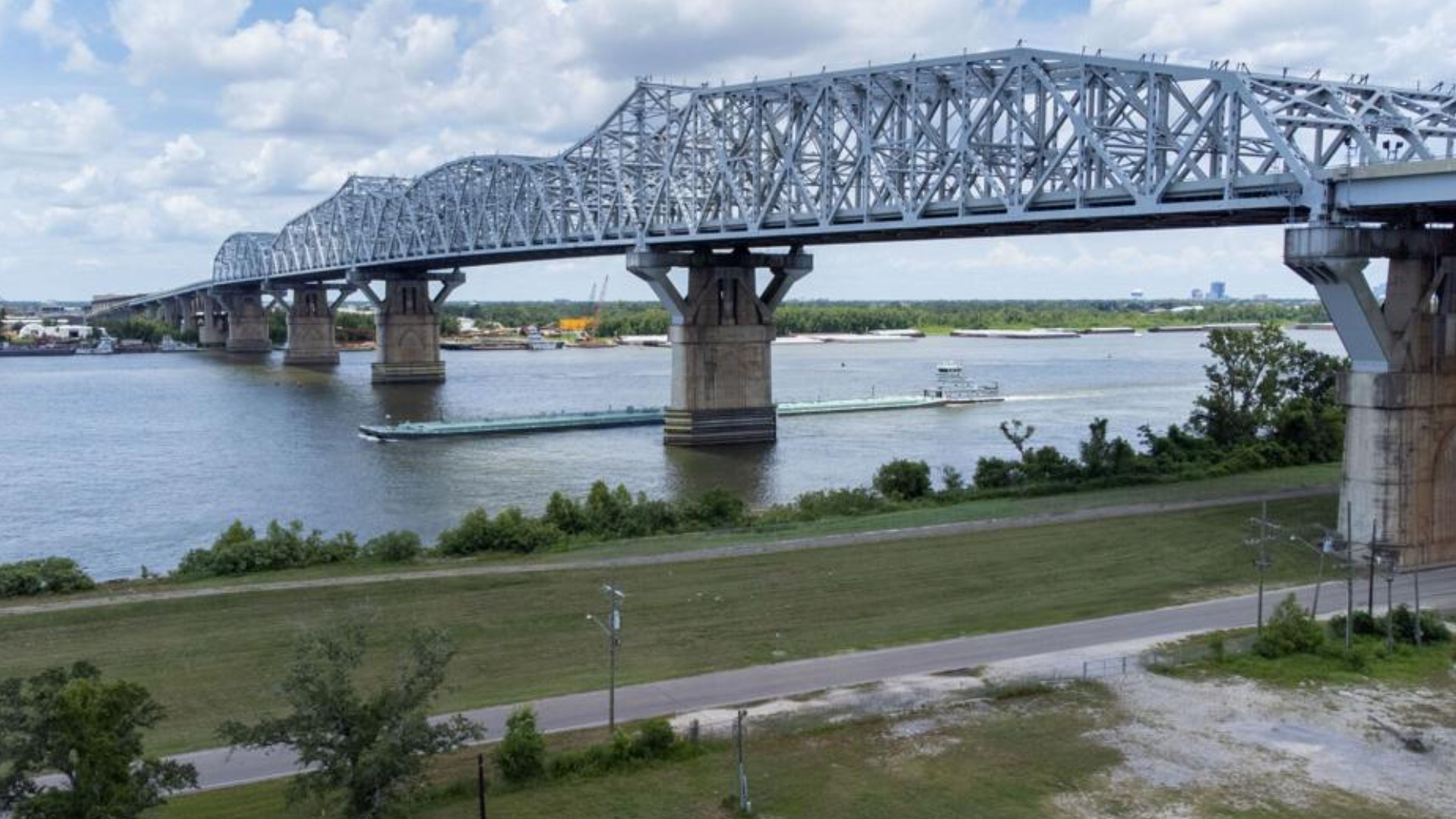 Louisiana transportation crews battle snowstorm aftermath to reopen key ...